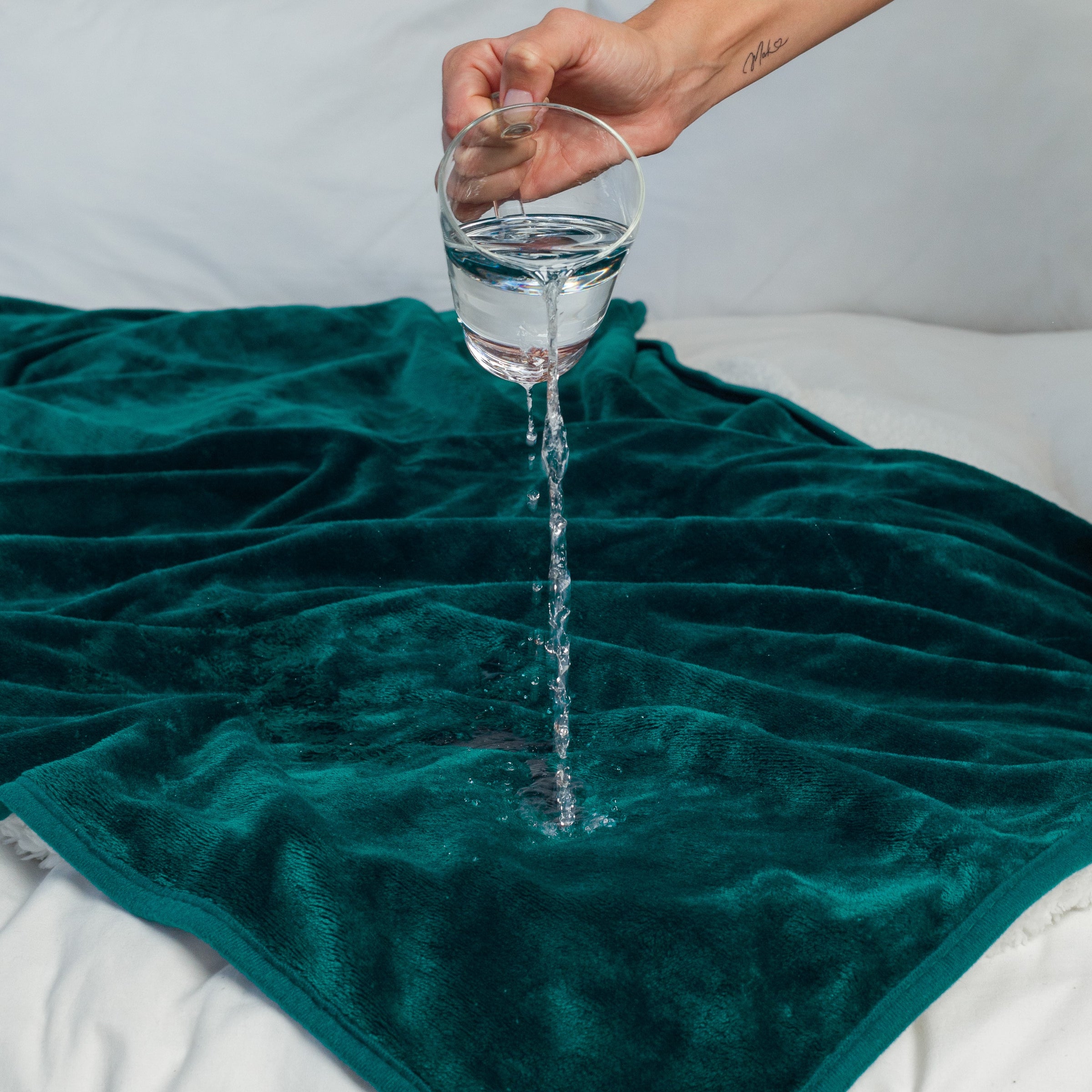 Splash Blanket - Luxurious Waterproof Blankets